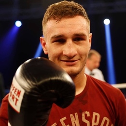 Denis Radovan vs. Andrei Mikhailovich, Kelly vs. Ramirez | Boxing Bout ...