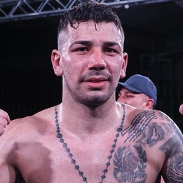 Vincenzo Gualtieri vs. Alexander Pavlov, Sturm vs. Blindert | Boxing Bout | Tapology