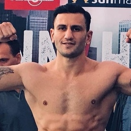 Leon Harth vs. Huseyin Cinkara, Vykhryst vs. Saglam | Boxing Bout ...