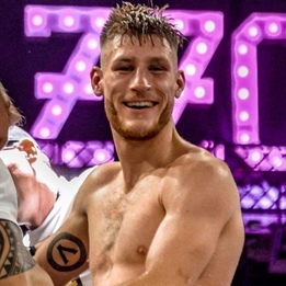 Dennis Dauti vs. Taras Golovashchenko, Boxen Live | Boxing Bout | Tapology