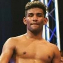 Karim Guerfi vs. Hector Betancourt, Clap de Fin | Boxing Bout | Tapology
