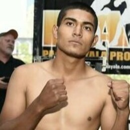 Sebastian Estrada vs. Carlos Valenzuela, Guerra de Titans | Boxing Bout ...
