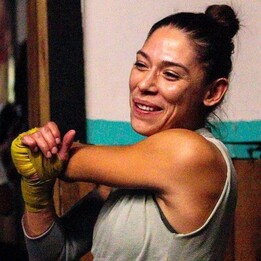 Karla Valenzuela vs. Candace Knepper, Lights Out | Boxing Bout | Tapology