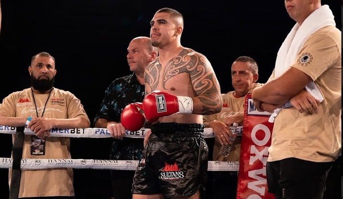 Clay AJ Waterman ("The Weapon") | Boxer Page | Tapology