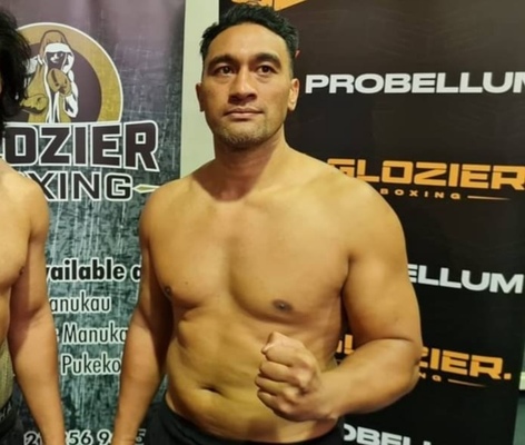 Thomas Russell ("2Gunz") | Boxer Page | Tapology