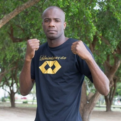 Ivan Júnior ("Angolano") | MMA Fighter Page | Tapology