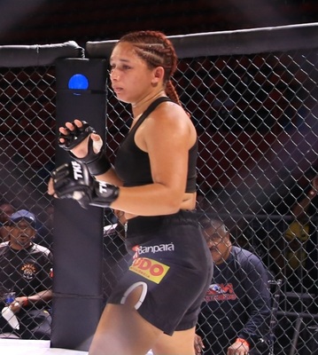 Aline Sthefanye ("Marreta") | MMA Fighter Page | Tapology