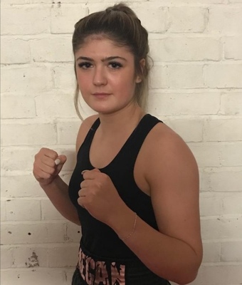 Megan Redstall ("'Lashes'") | Boxer Page | Tapology