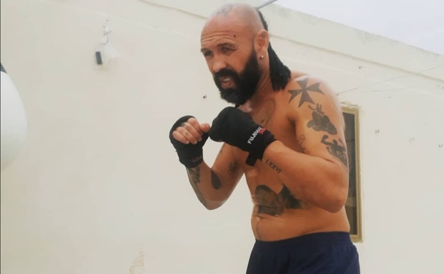 Dione Galea | Boxer Page | Tapology