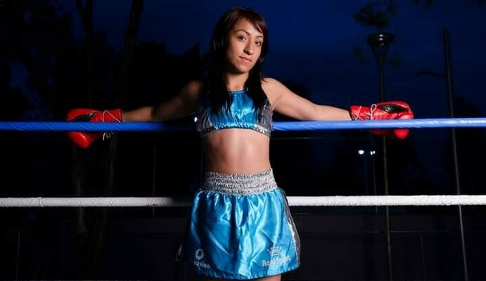 Lorena Cruz ("Coyota") | Boxer Page | Tapology