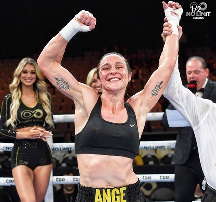 Ange Harries ("Angela Harries") | Boxer Page | Tapology