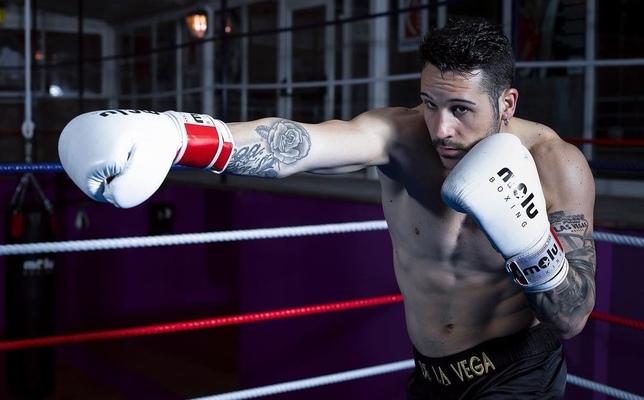 Brian De la Vega | Boxer Page | Tapology