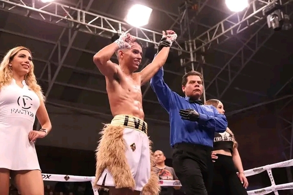 Ivan Barragán | Boxer Page | Tapology