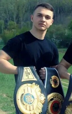 Áron Surman | Boxer Page | Tapology