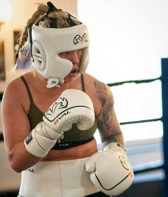 Laura Wilson | Boxer Page | Tapology