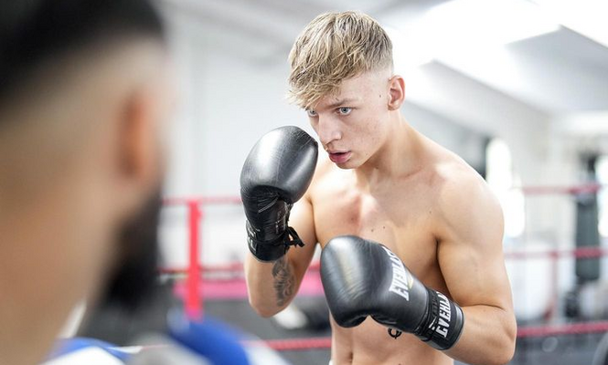 Victor Hoveling | Boxer Page | Tapology