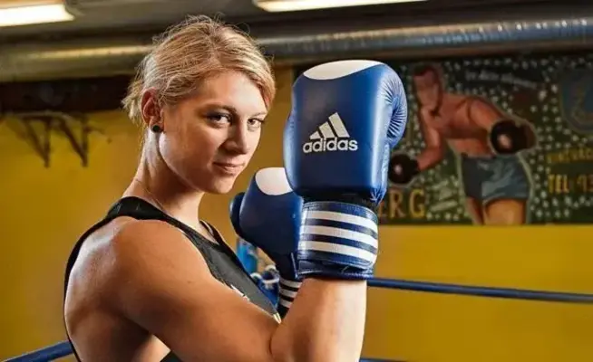 Anna Laurell Nash | Boxer Page | Tapology