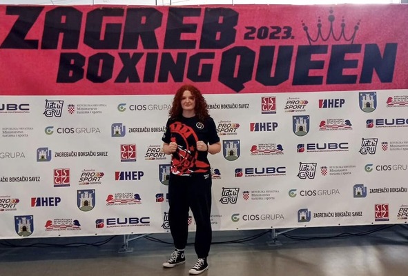 Julia Oles | Boxer Page | Tapology