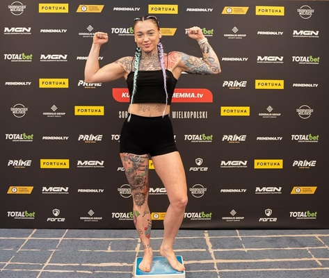 Karolina Dziak ("Stwoichs") | MMA Fighter Page | Tapology